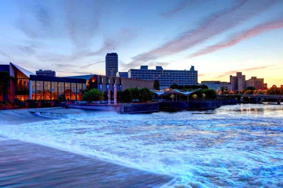14 Short Road Trips Around Chicago That Are Worth The Drive
