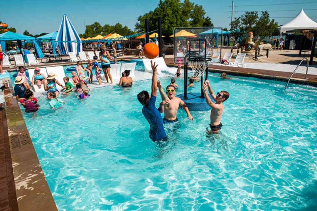 The 8 Best Outdoor Waterparks In Texas: Splash Into Fun!